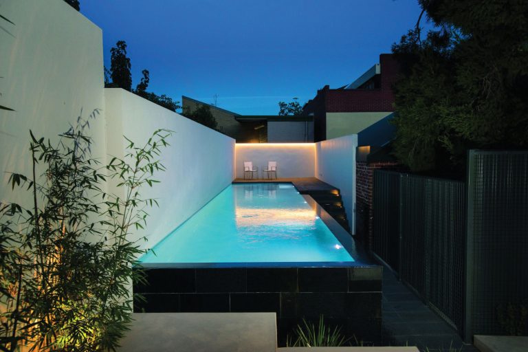 Simply stylish: A classic pool and landscape design - Completehome