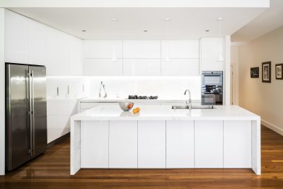 Seamless style: a bright, white kitchen creation - Completehome