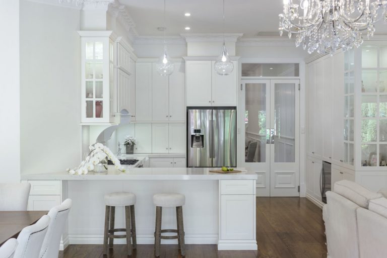 Coastal calm: Hamptons kitchen - Completehome