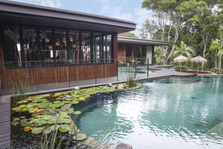 Water memory: recreating a family pool - Completehome