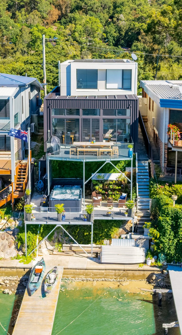 Waterfront Wonder: A multi-level modular home - Completehome