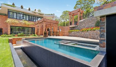 Water memory: recreating a family pool - Completehome