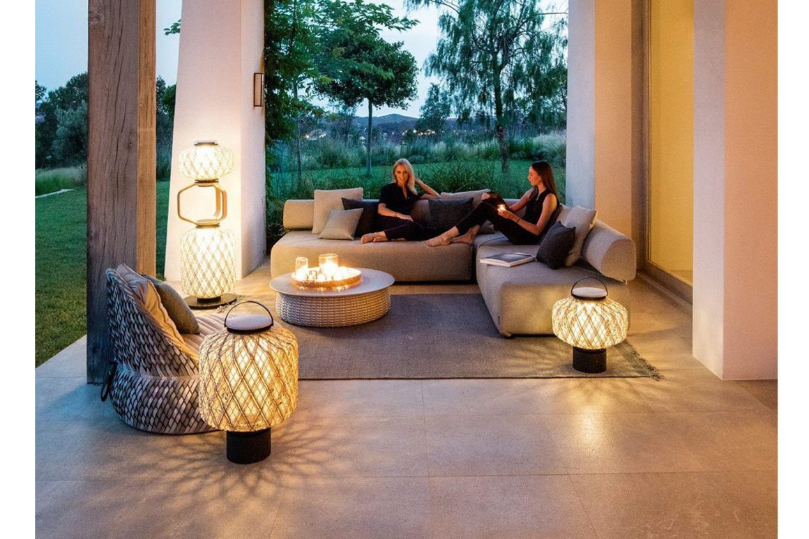 Creating Mood With Outdoor Lighting - Completehome