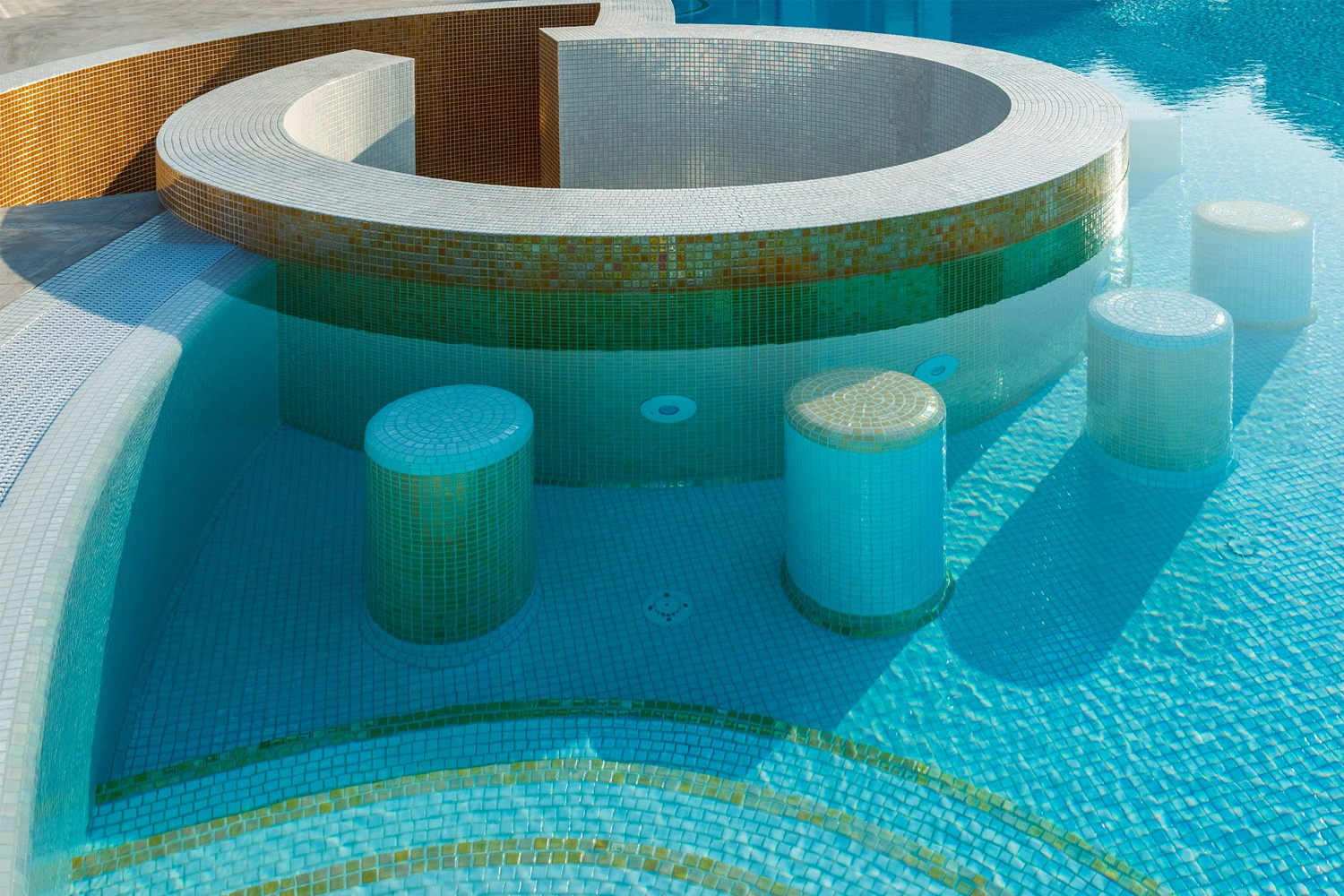 Tips for Hot Weather Tiling - Completehome