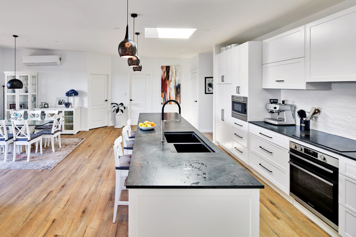 A Customised Modular Home Making the Most of its Location - Completehome