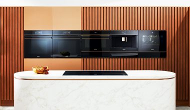 Discreet kitchen design by Smith & Smith Kitchens - Completehome