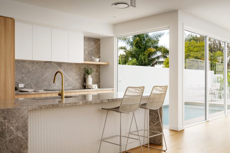 A Timeless and Warm Functional Kitchen - Completehome