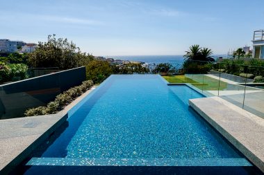 Three styles for an outdoor pool oasis - Completehome