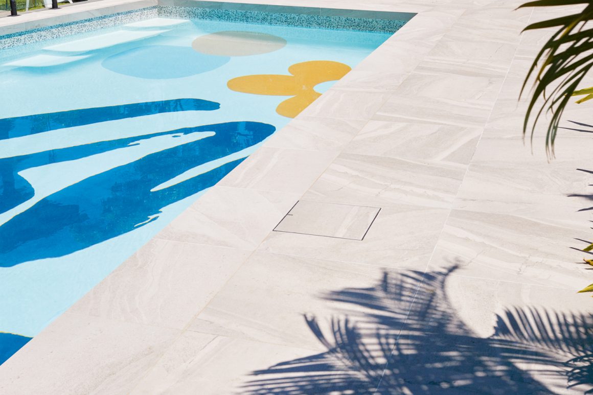 Three styles for an outdoor pool oasis - Completehome