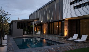 Contemporary Meets Coastal Design With Austaron Surfaces - Completehome