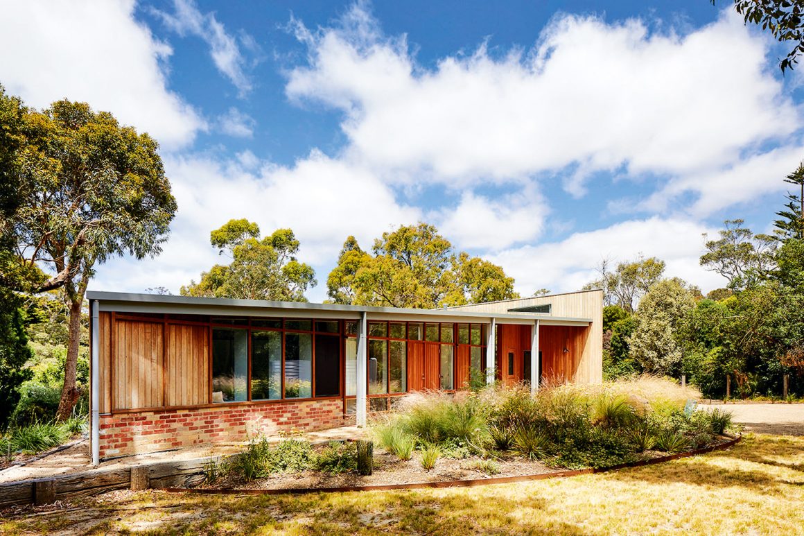 We take a look at our first three finalists for the Grand Designs ...