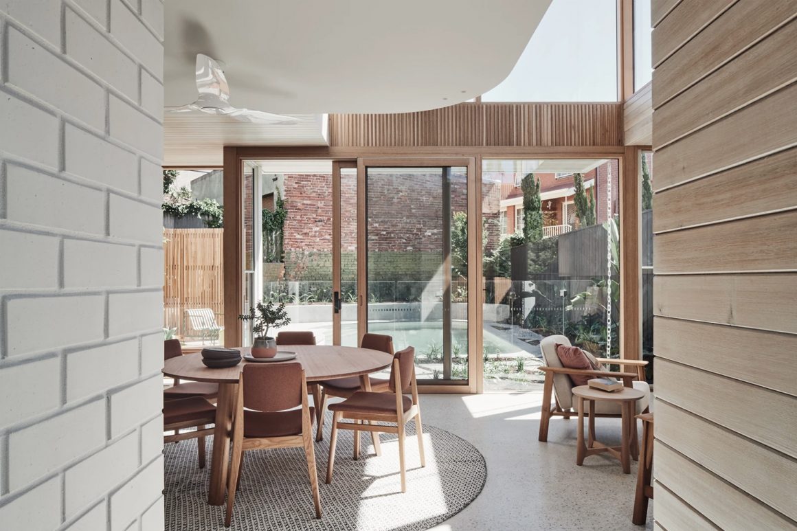 A Voluminous Open Plan Living Space with Garden Views - Completehome