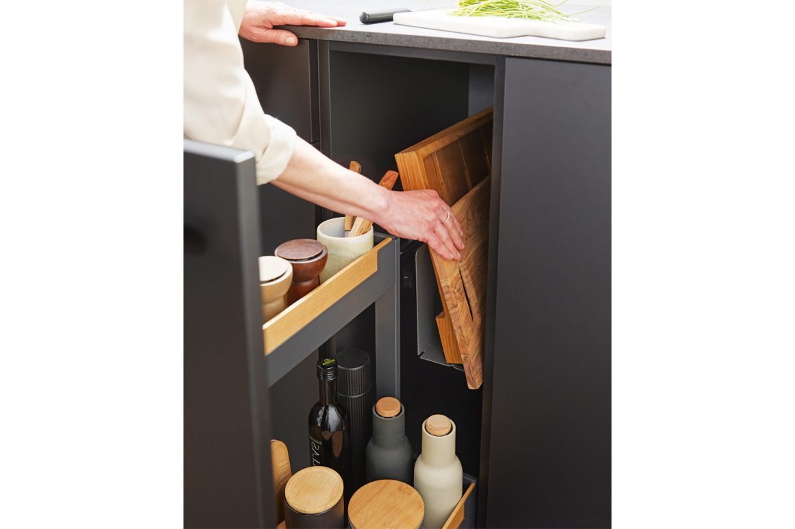 peka-introduces-the-innovative-pinello-board-for-efficient-kitchen-storage