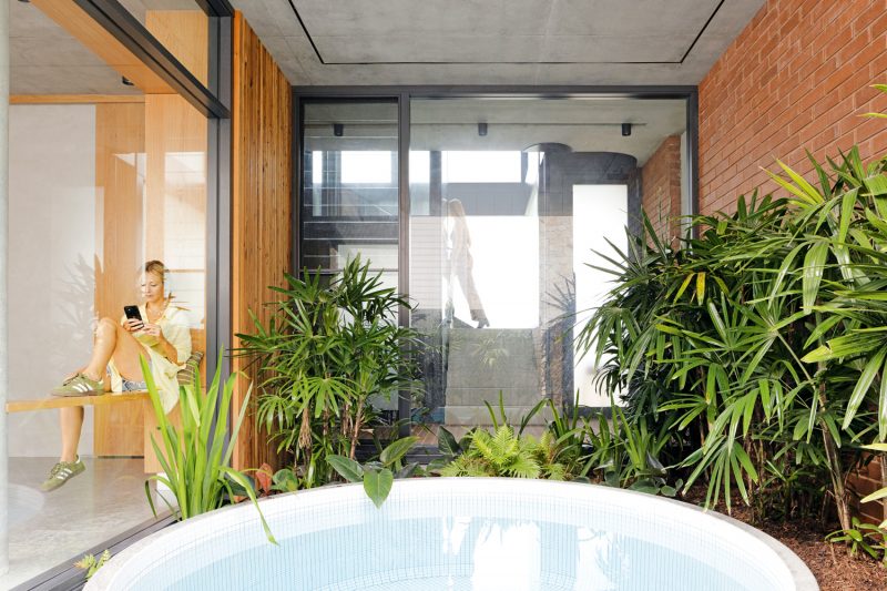 A Coastal Family Home that Utilises Vertical Architecture - Completehome