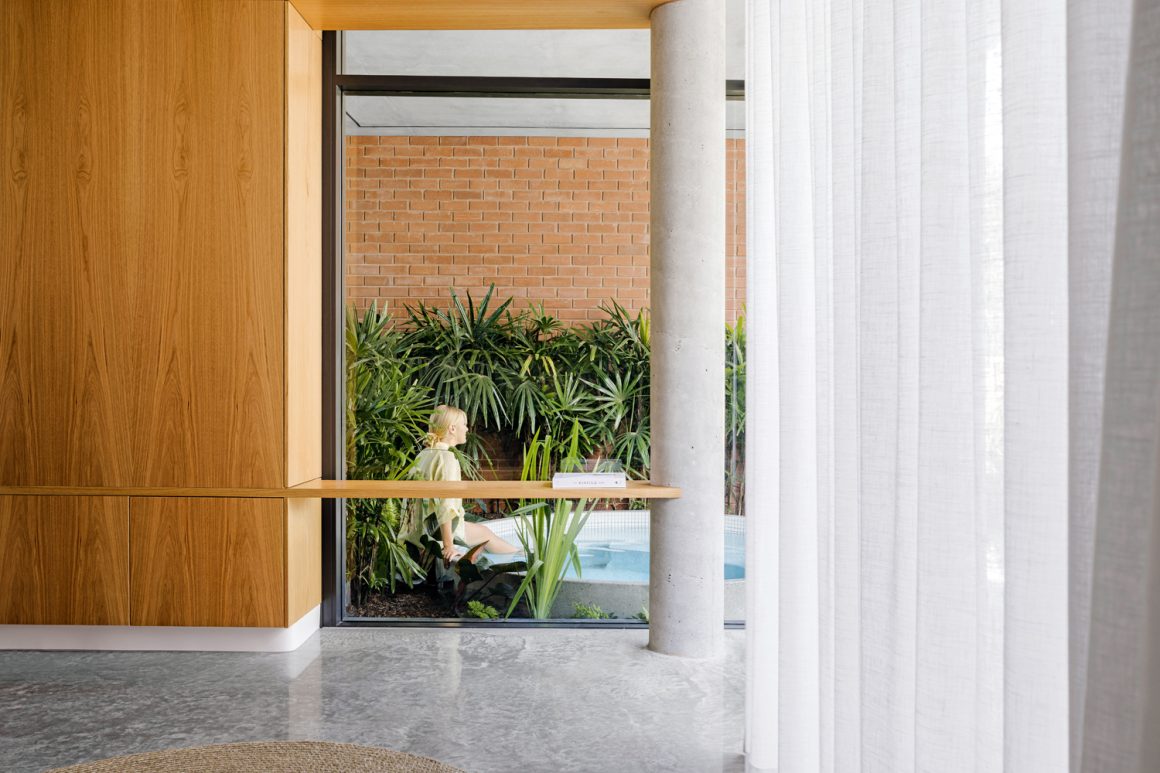 A Coastal Family Home that Utilises Vertical Architecture - Completehome