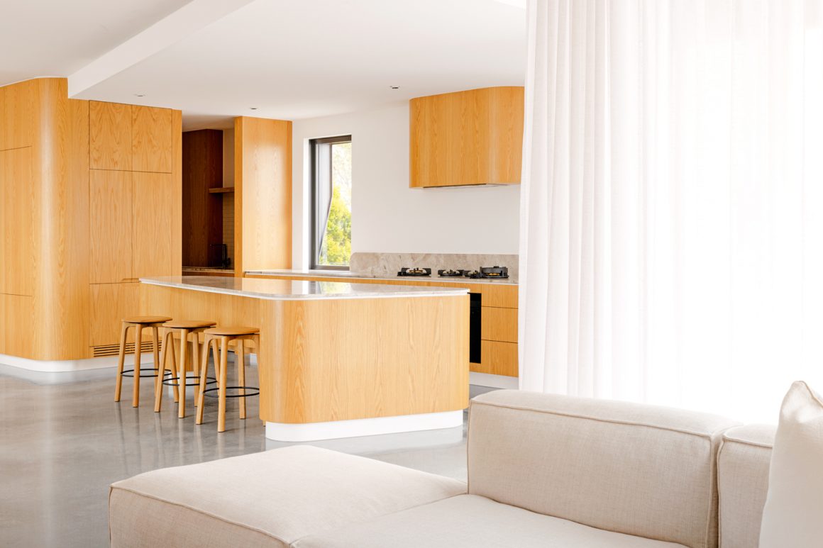 A Coastal Family Home that Utilises Vertical Architecture - Completehome