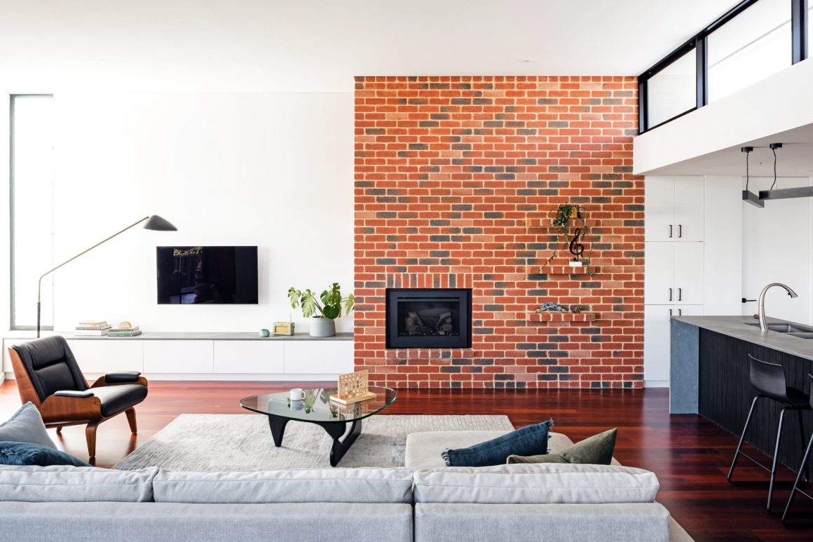 Light and ventilation breathe new life into this classic Perth residence