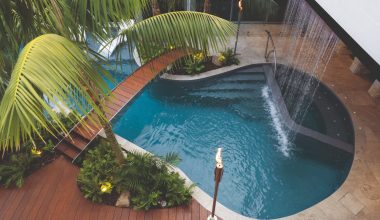 A Steep Block Provides the Ultimate in Pool Design Inspiration ...