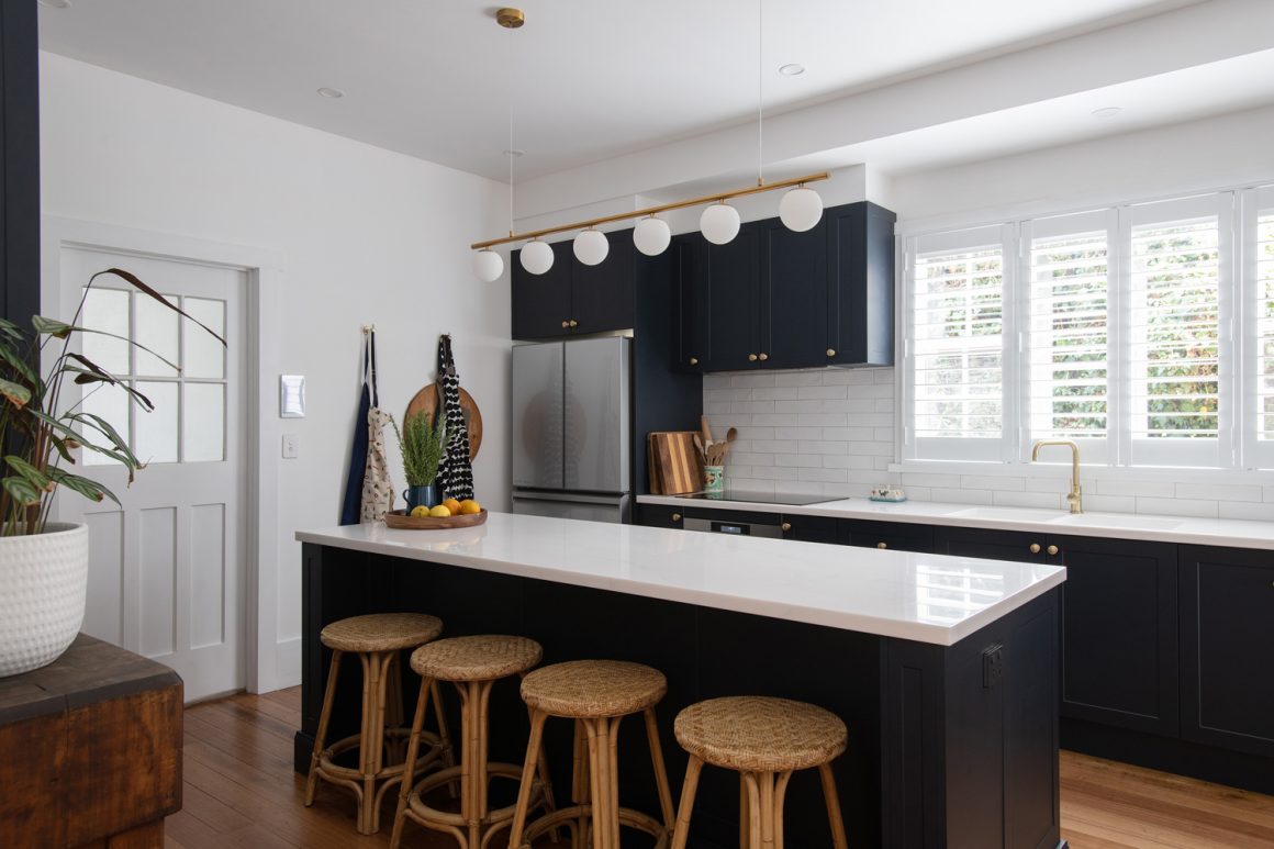 Elegance in Indigo: A Stunning Kitchen Makeover - Completehome