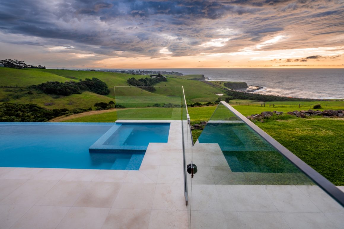 A Wet Edge Pool Design - Completehome