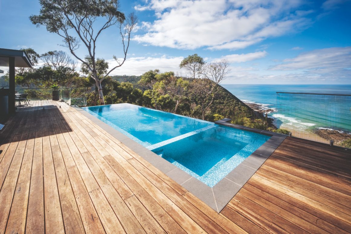 A Spectacular Ocean-View Pool and Spa - Completehome