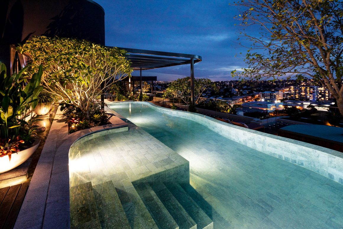 Brisbane Apartment's Stunning Rooftop Infinity Pool with Breathtaking ...