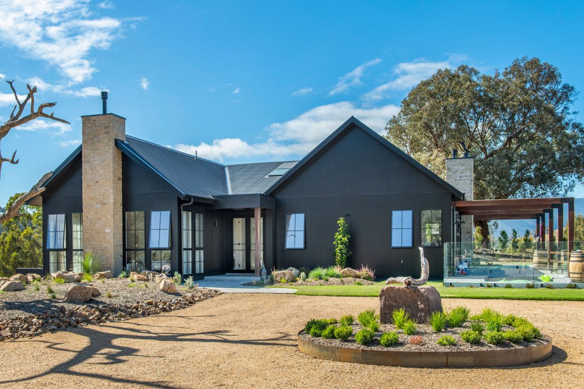 A Resilient Rural Residence Ideal for Entertaining - Completehome