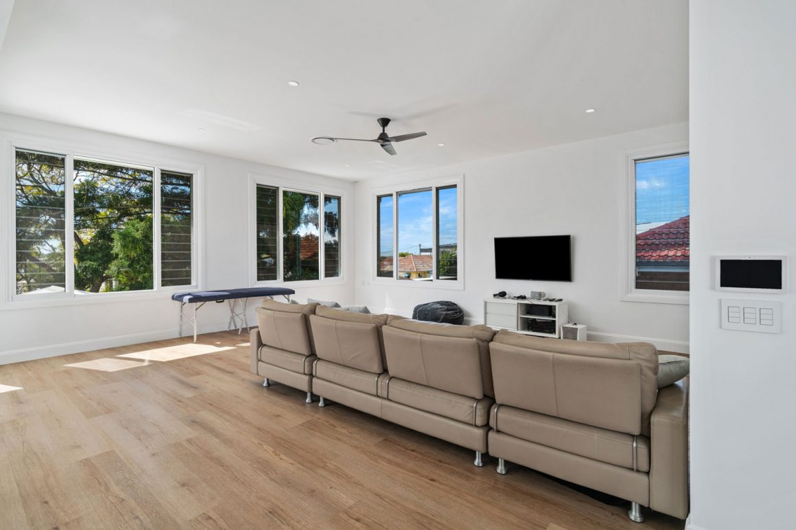 Unveiling 'One Tree Hill': A Paradigm of Modern Living and Design ...