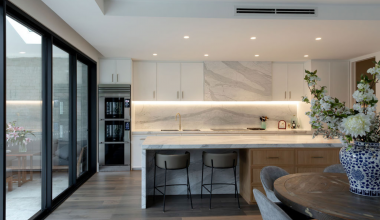 Kitchen Designs Ideas, Renovations And Photos by CompleteHome