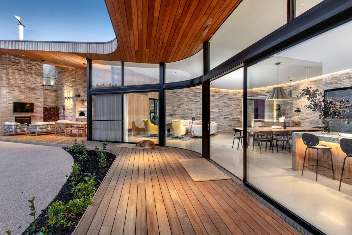 A Surf Coast icon - Completehome