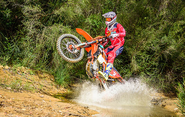 VIDEO | KTM ENDURO RACING TEAM | Dirt Action