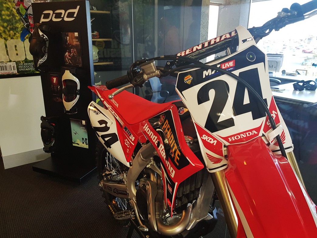 POD K8 FORGED CARBON LAUNCH | Dirt Action