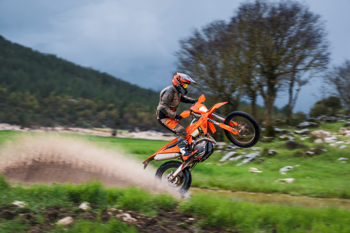 THE 2025 KTM EXC SIX DAYS RANGE GETS READY TO RACE IN SPAIN | Dirt Action