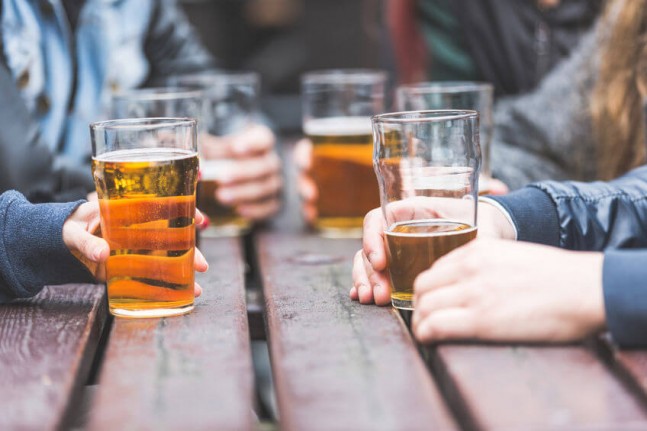 Drinking alcohol makes your heart beat faster - WellBeing Magazine